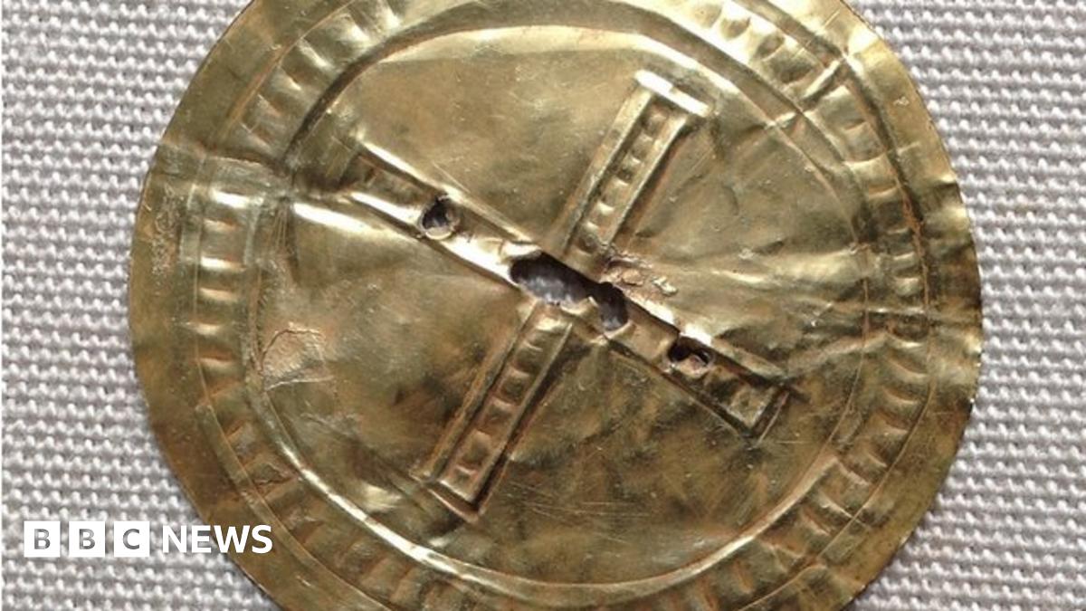 'Rare sun disc' on show in Wiltshire for first time to mark solstice ...