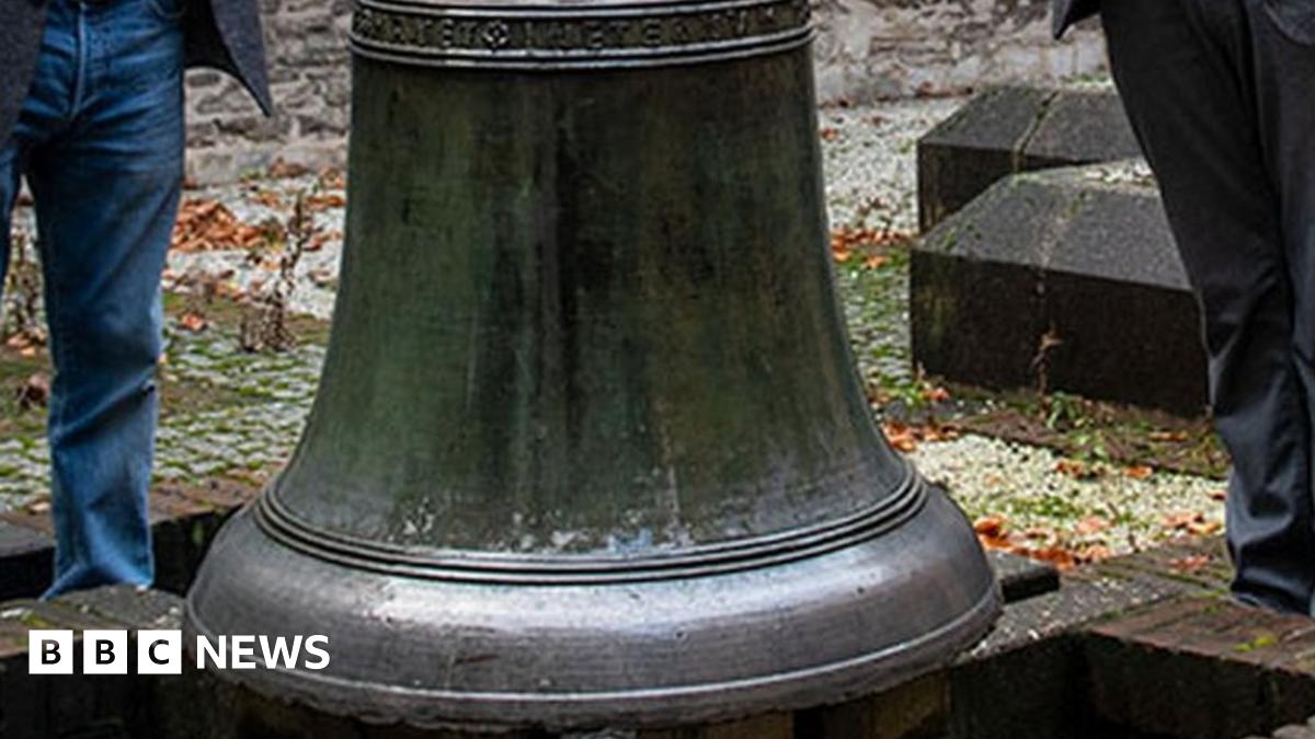 Bell taken by Nazis to be returned to Poland - BBC News