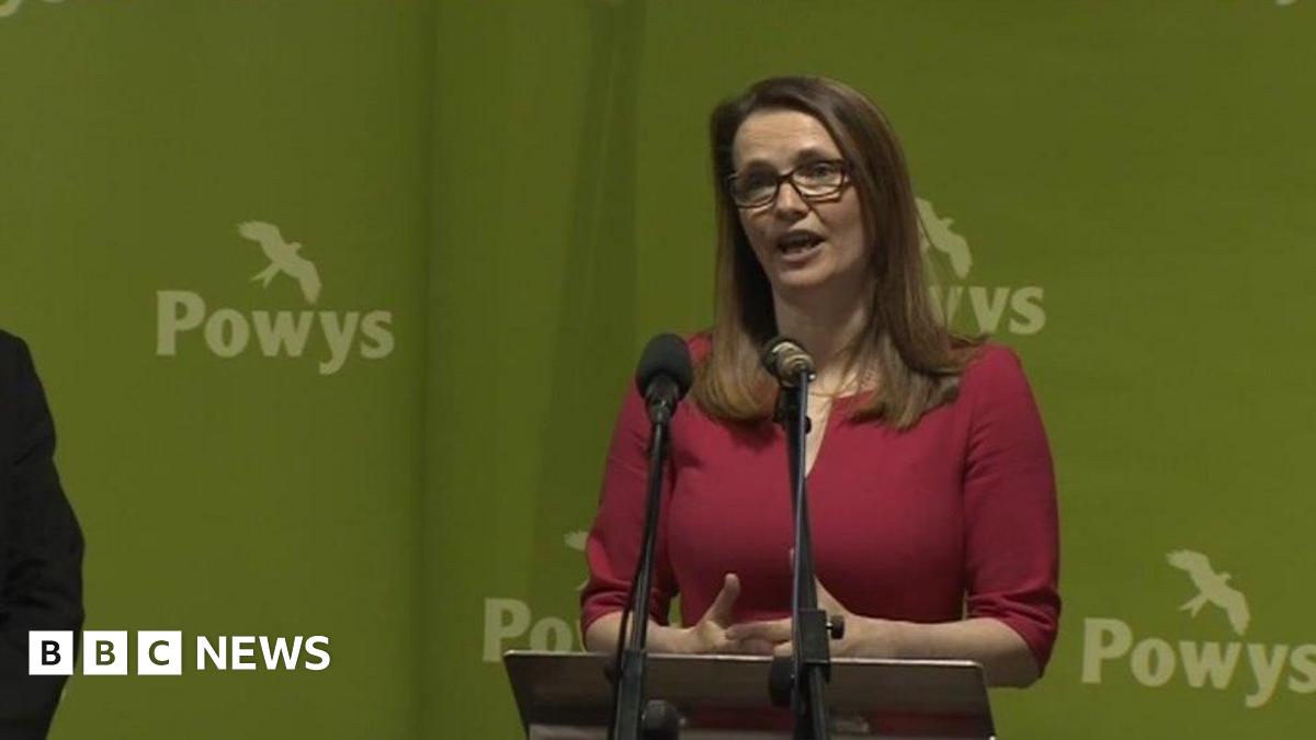 Welsh Assembly Election 2016: Kirsty Williams retains Brecon - BBC News