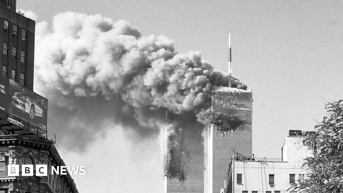 Dorset photographer reflects on Twin Towers collapse - BBC News
