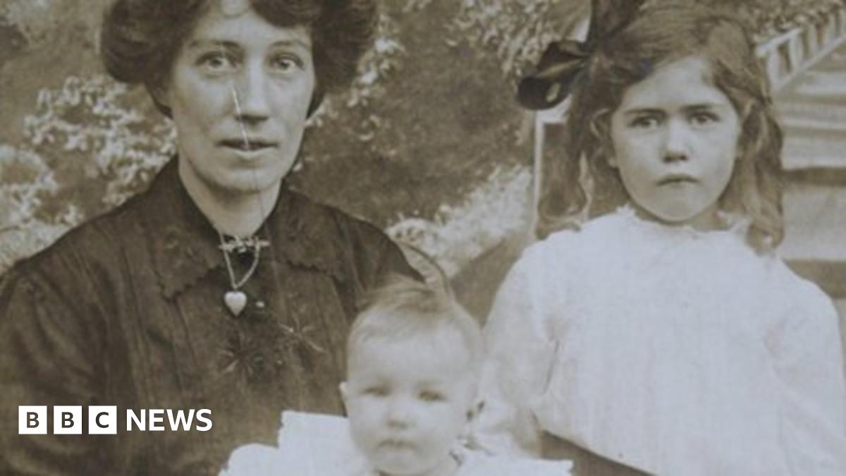 Exhall Colliery disaster: Tragedy, survival and heroism - BBC News