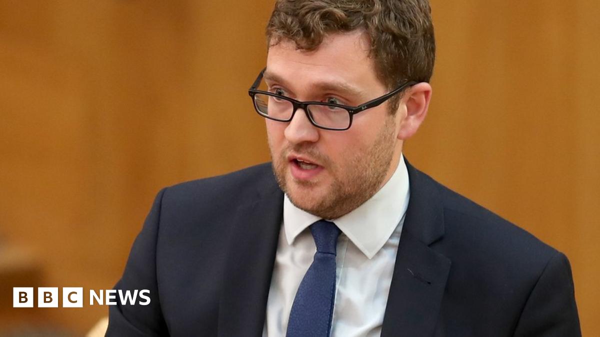 MSP quits Tory front bench over travel curbs - BBC News