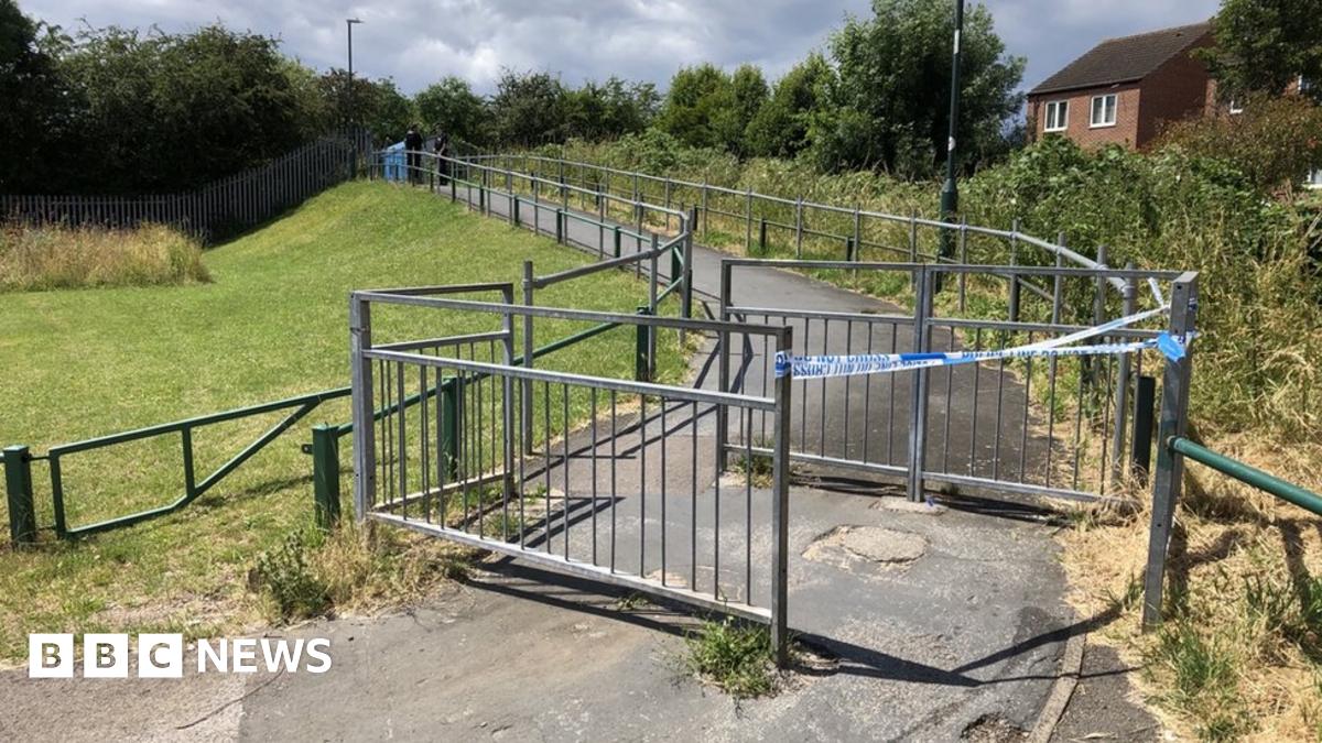 Police step up patrols on Nottingham's trams after fatal stabbing - BBC ...