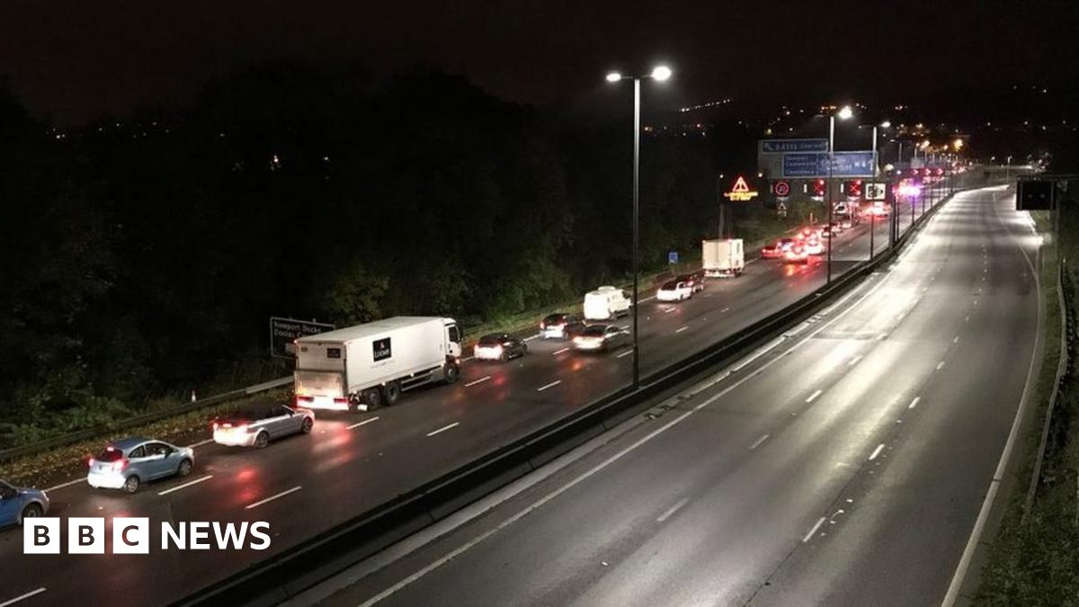 Police incident causes M4 closure in Newport - BBC News