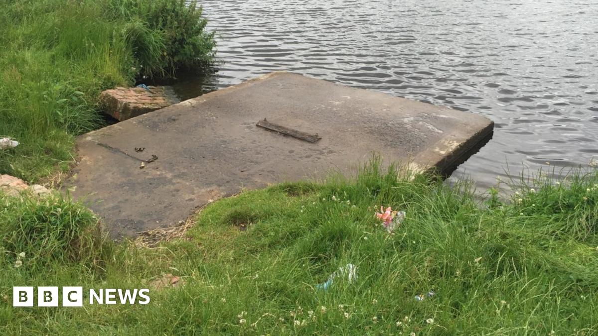 Woman bites 'garlic smell' attacker on River Tees jetty - BBC News