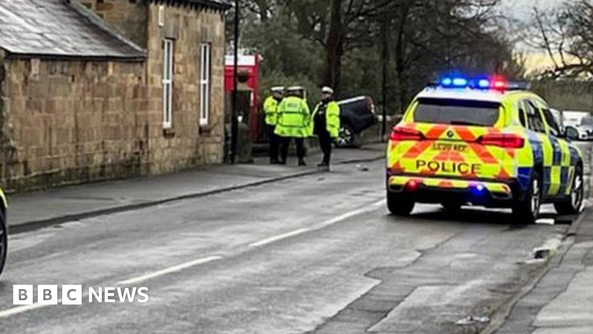 Man charged after two teenagers injured in Harrogate crash - BBC News