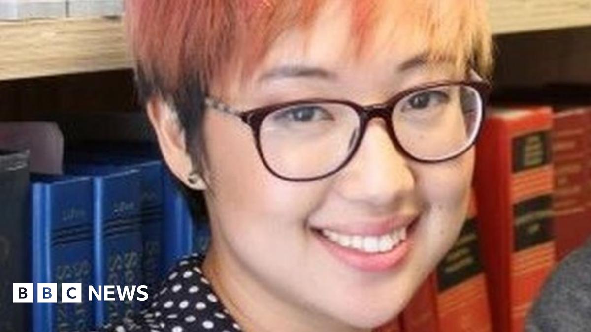 Sarah Jeong: NY Times stands by 'racist tweets' reporter - BBC News