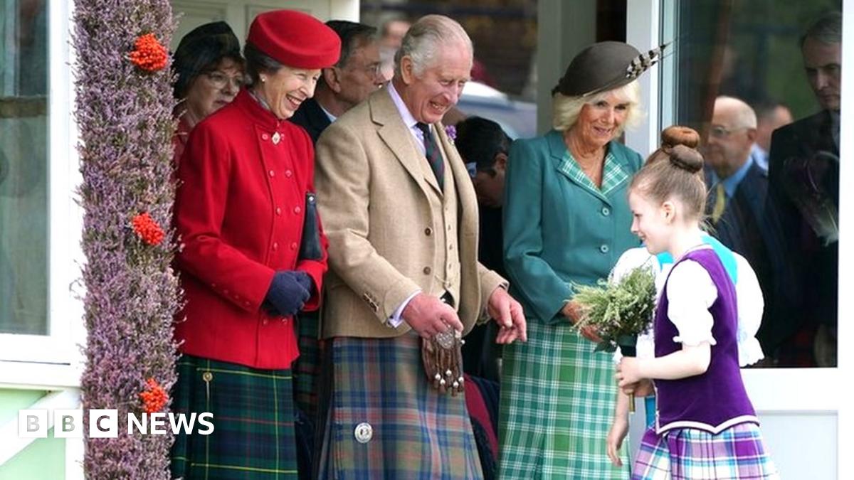 King Charles dons new tartan for Highland games in Braemar - BBC News