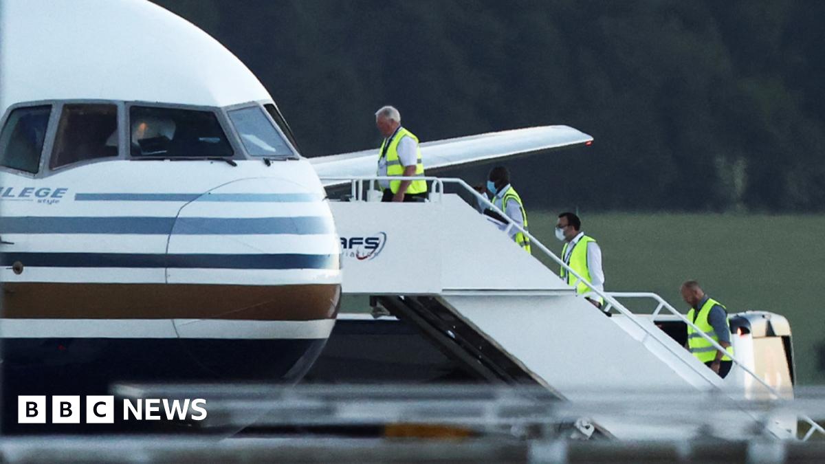 Rwanda: Why a migrant plane won’t be taking off anytime soon - BBC News