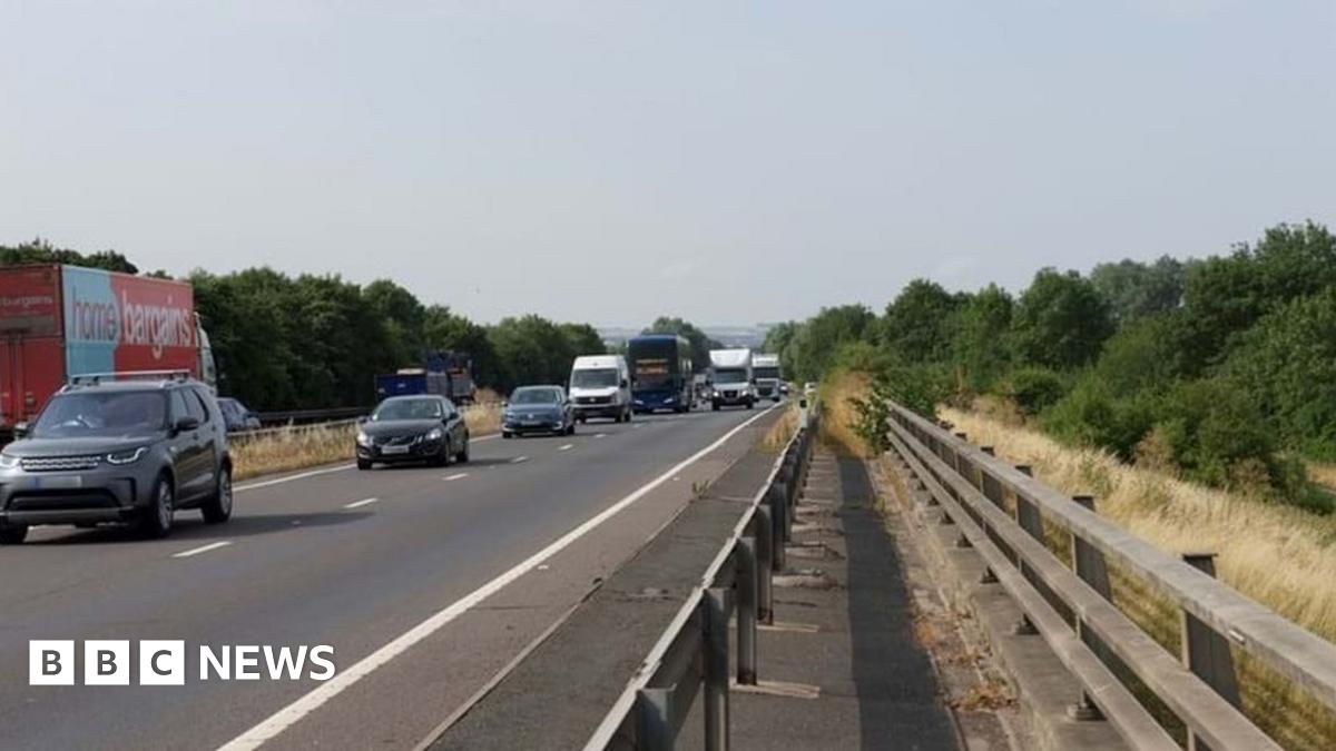 Oxford A34: Major dual carriageway works 'ahead of schedule' - BBC News