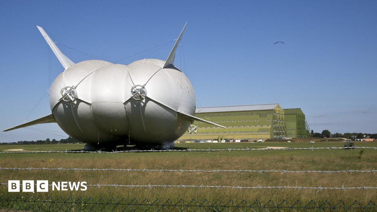 Airlander 10 gets 'giant inflatable feet' after crash - BBC News