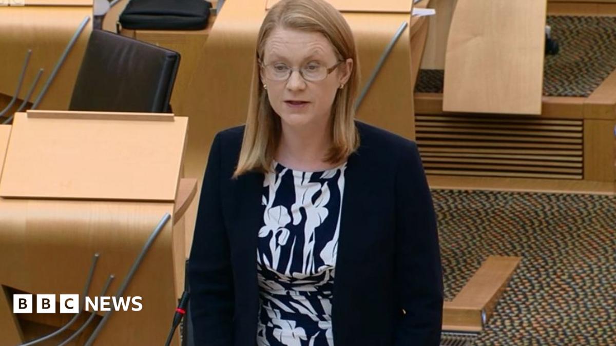 Scottish government cannot alleviate all welfare cuts - BBC News