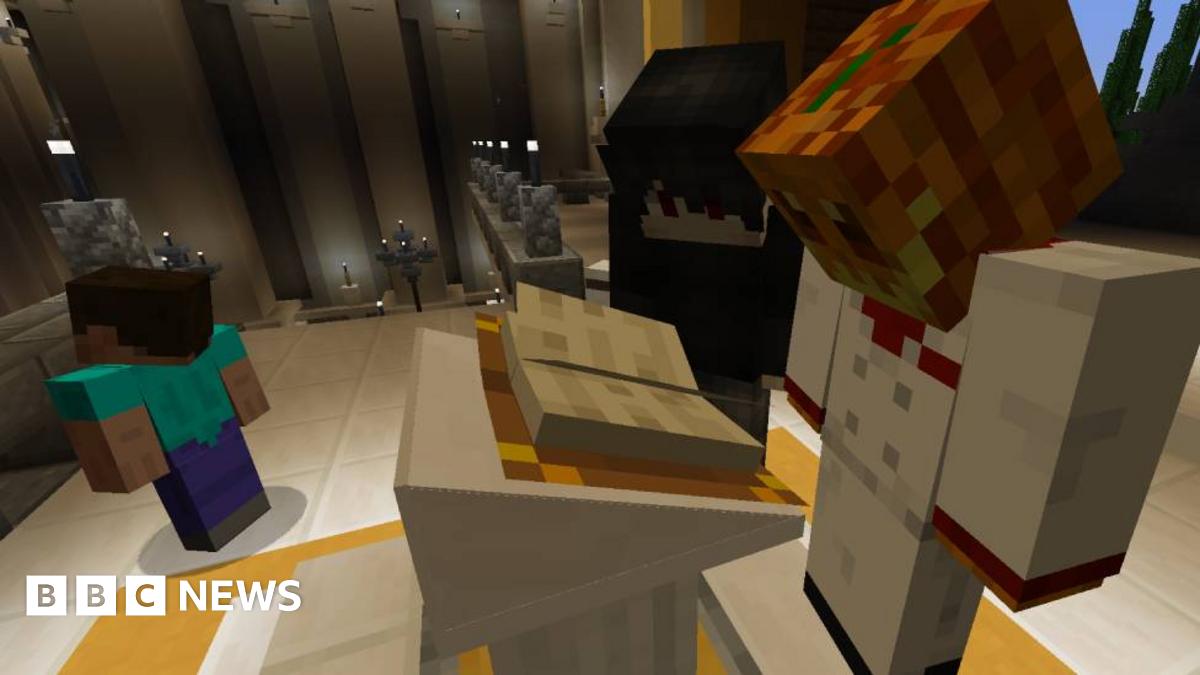 Minecraft ‘loophole’ library of banned journalism - BBC News
