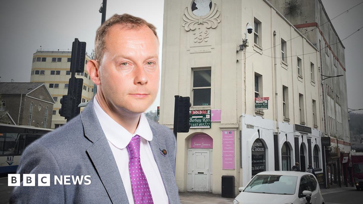 UKIP's Gareth Bennett rented damp office against advice, probe says ...