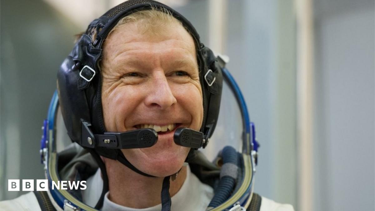 Tim Peake: Twitter looks ahead to UK astronaut's lift-off - BBC News