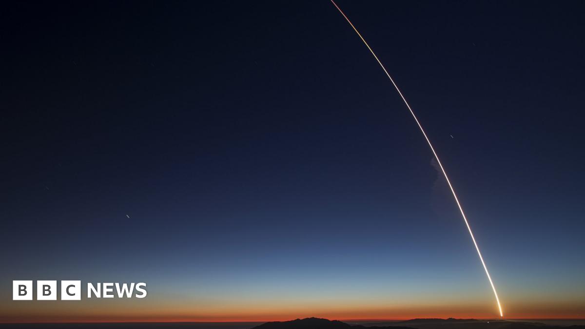 Elon Musk's SpaceX rocket lights up California sky - BBC News