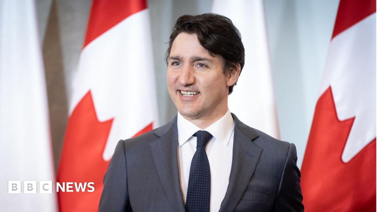 Canada's NDP agrees to support Trudeau's Liberals until 2025 - BBC News