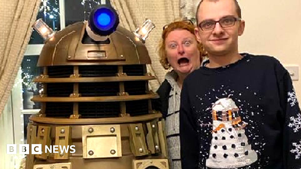 Dr Who: Brain tumour patient gets Dalek from bucket list - BBC News