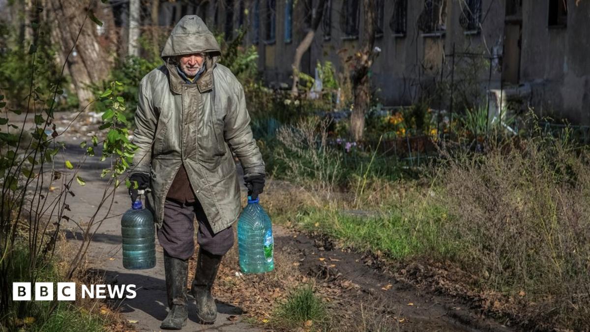 Ukraine war: Facing a harsh winter on the front line - BBC News