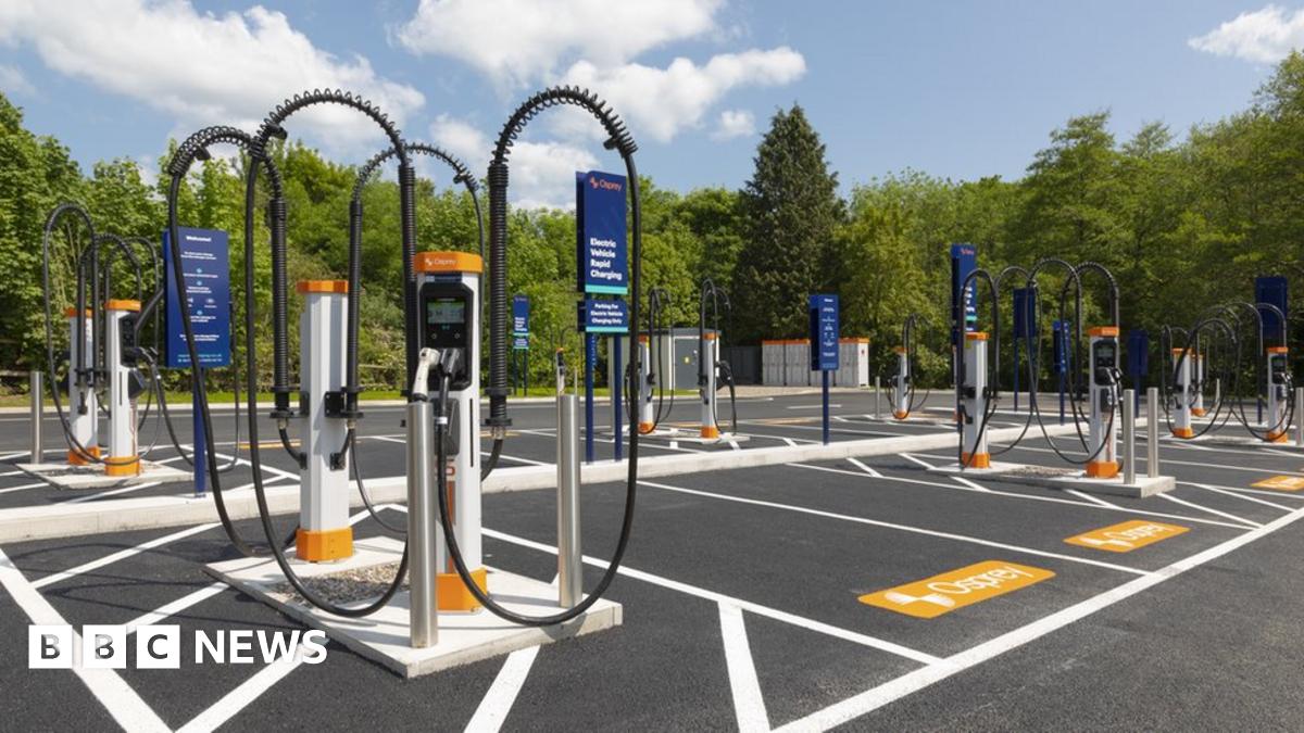 Electric vehicle site opens in Devon with 16 chargers - BBC News