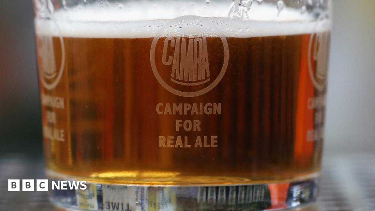 Should there be a crusade to save British pubs? - BBC News