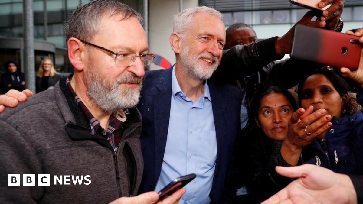 Election results: Labour takes control of Trafford Council - BBC News
