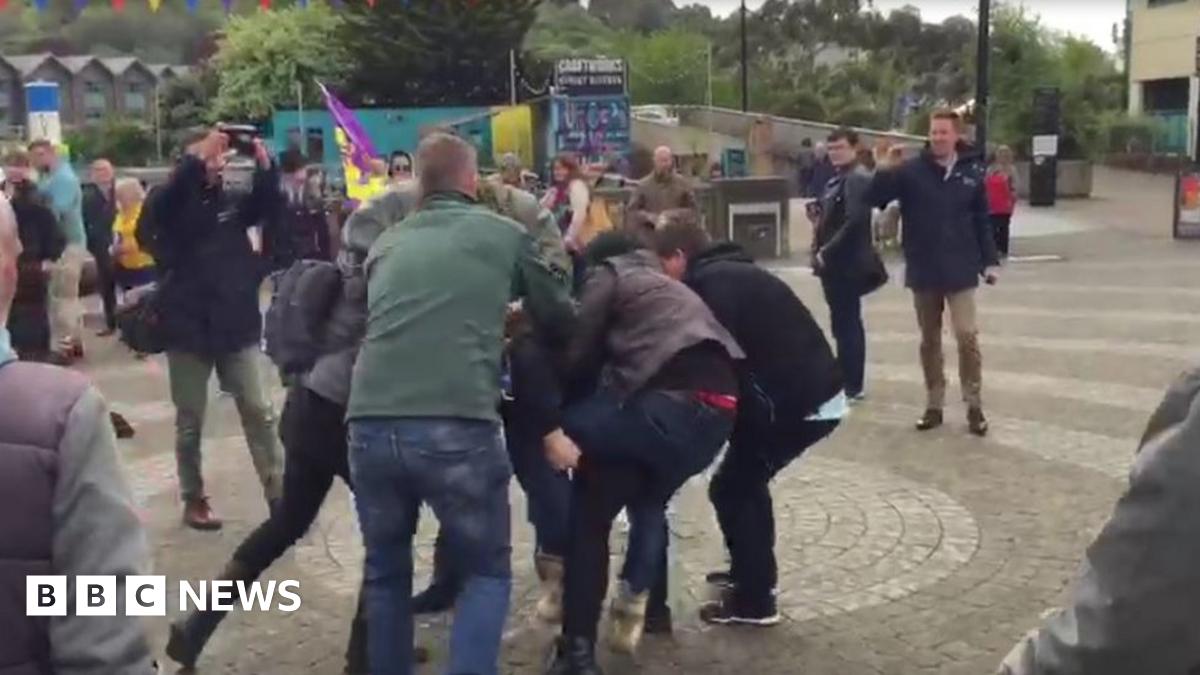 UKIP candidate Carl Benjamin in Truro milkshake melee - BBC News
