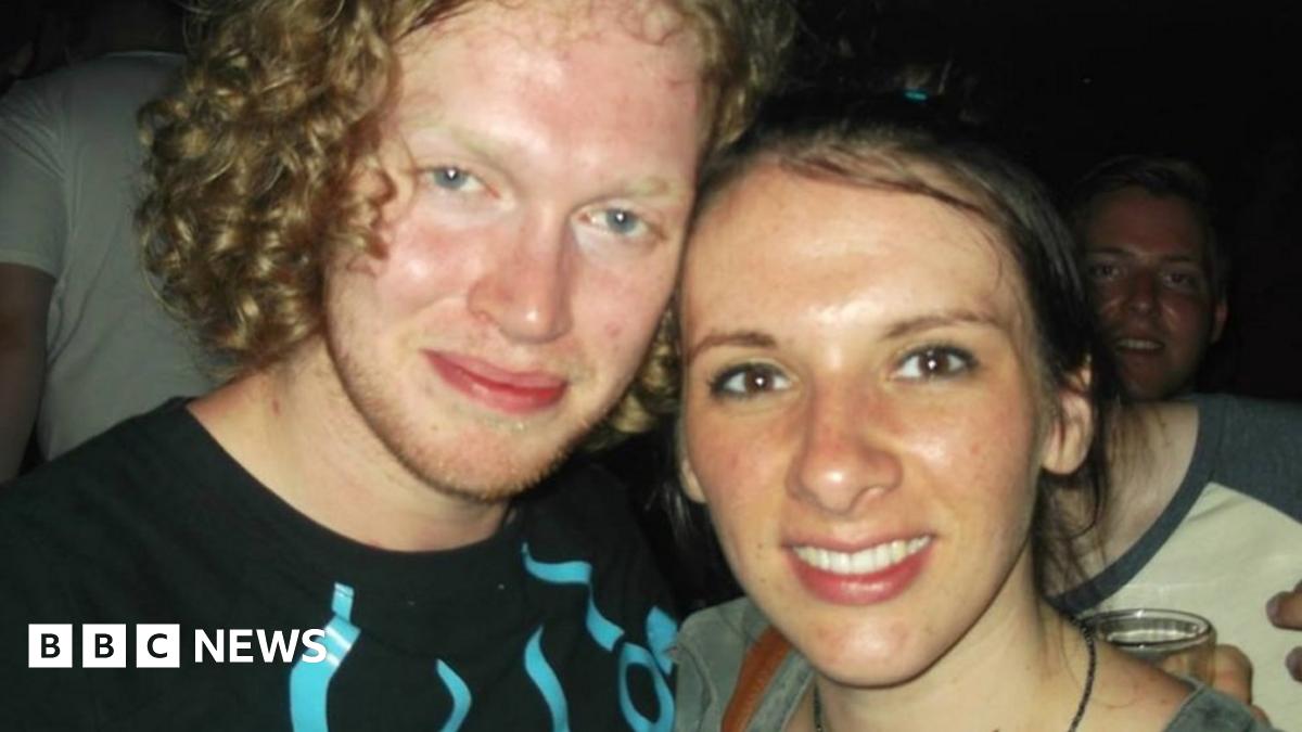 Tunisia survivor 'tried to save fiancee Carly Lovett' - BBC News