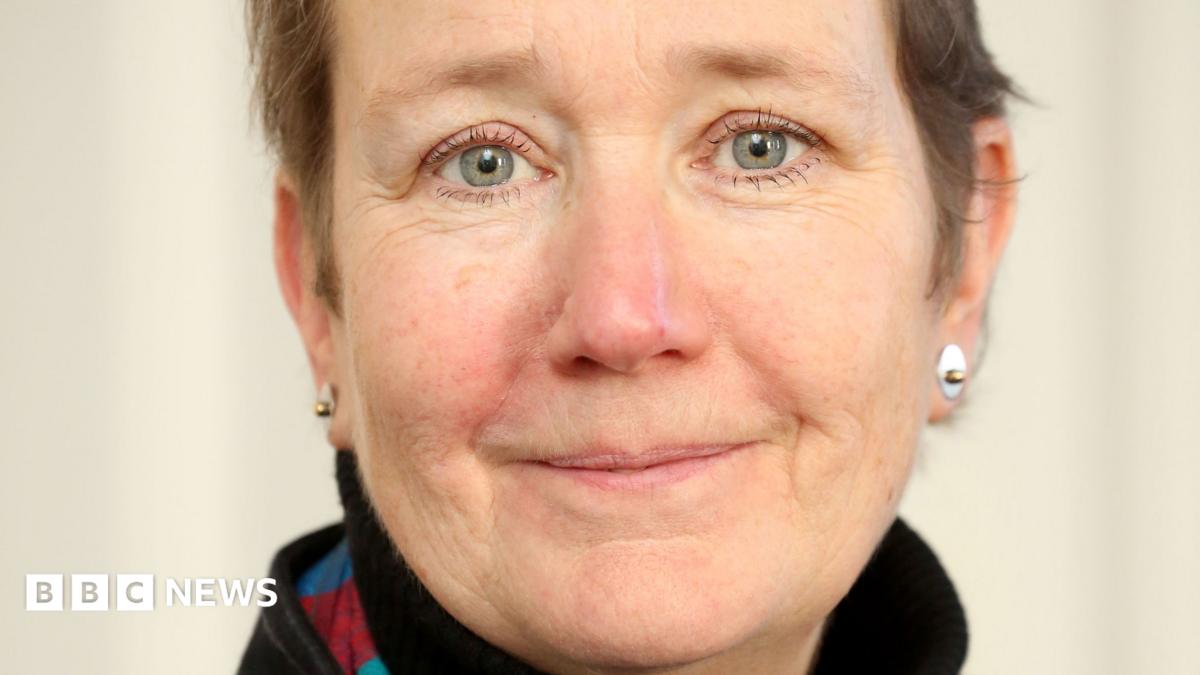 Brighton chief executive Penny Thompson leaves with £269,000 - BBC News