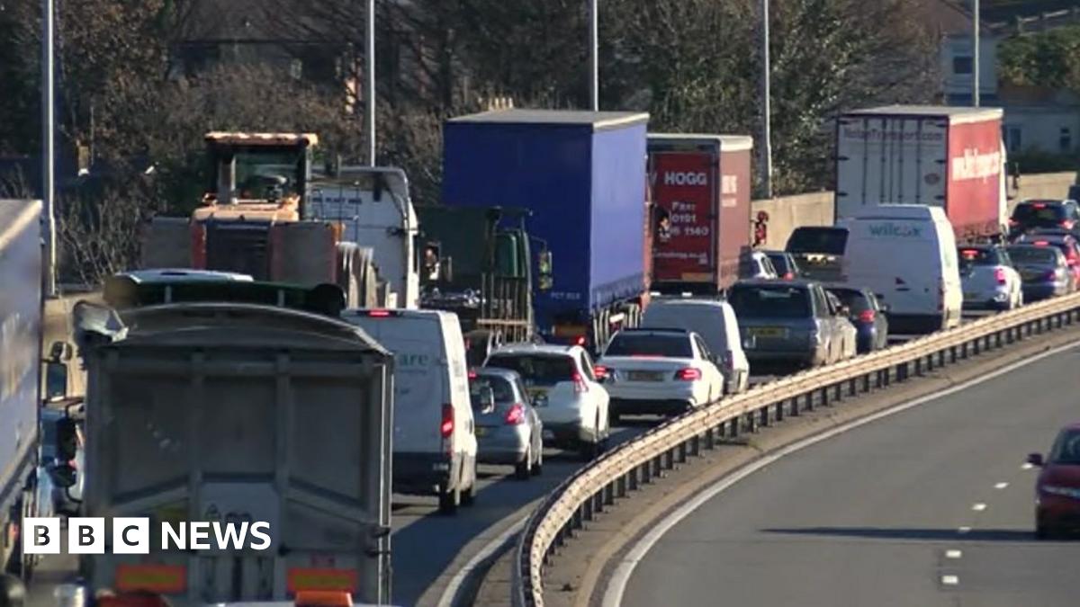 Cardiff man arrested after Port Talbot M4 death crash - BBC News