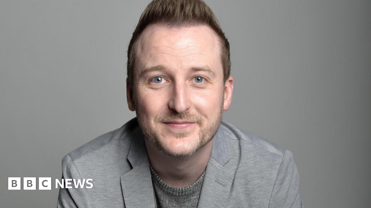 The stand-up who is laughing all the way from the bank - BBC News