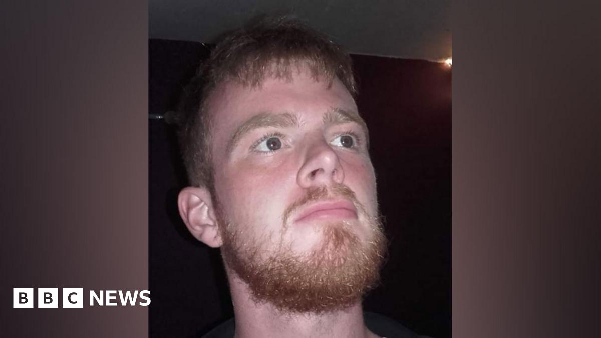 Family tribute to man who died after Edinburgh wall crash - BBC News