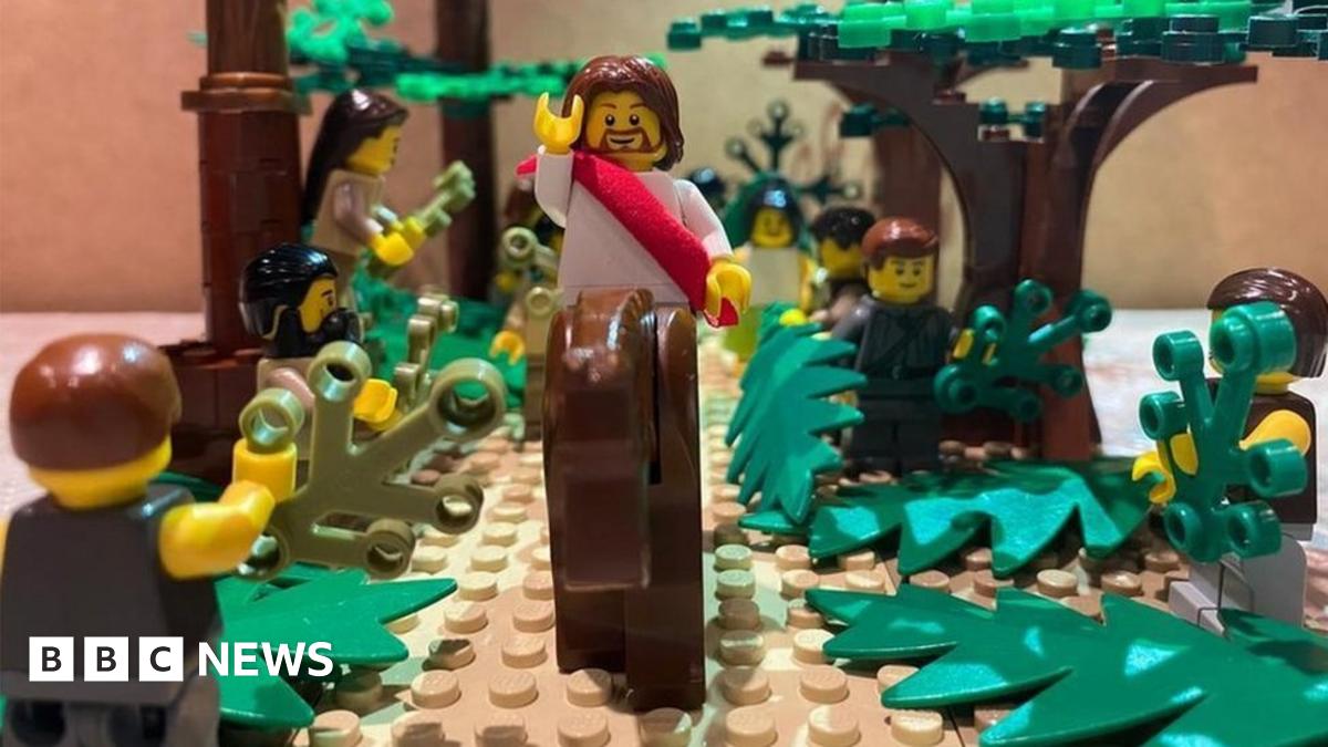 Coronavirus: Lego used to recreate Holy Week scenes - BBC News