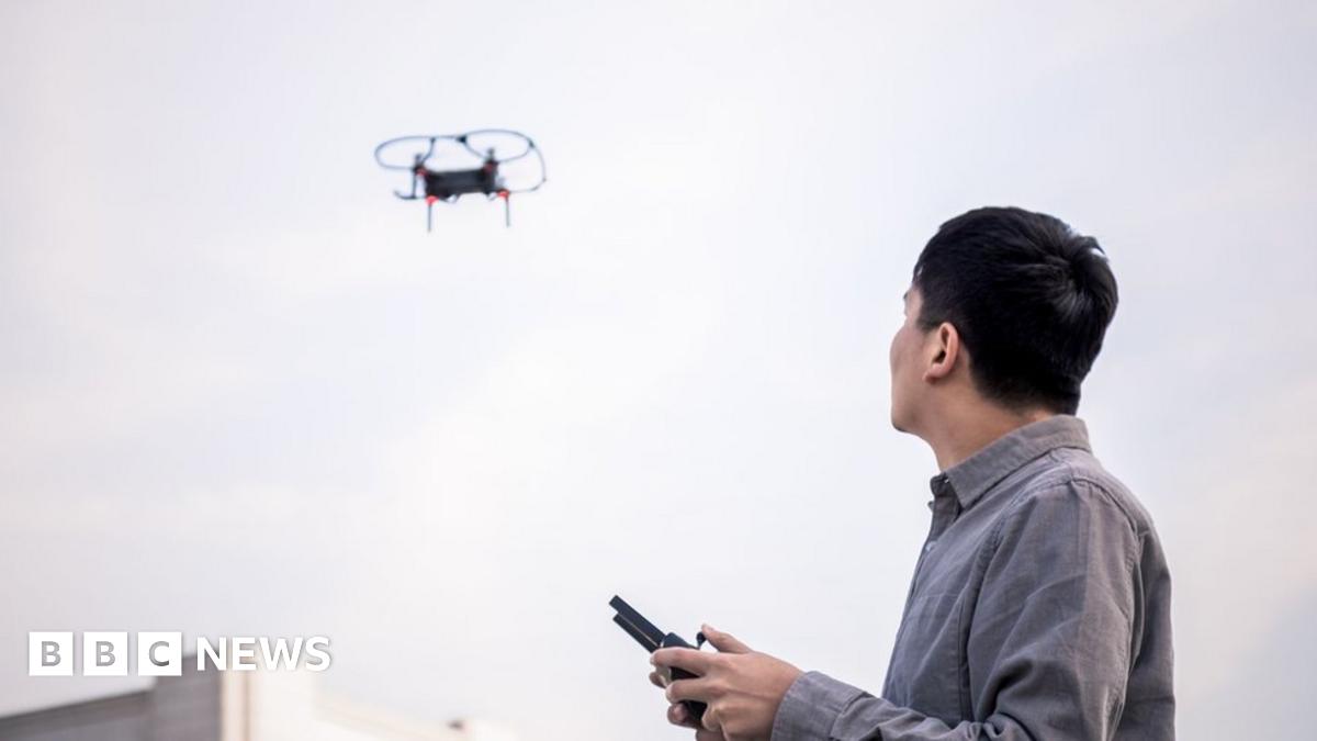 Drone used to bust drug deal in China - BBC News