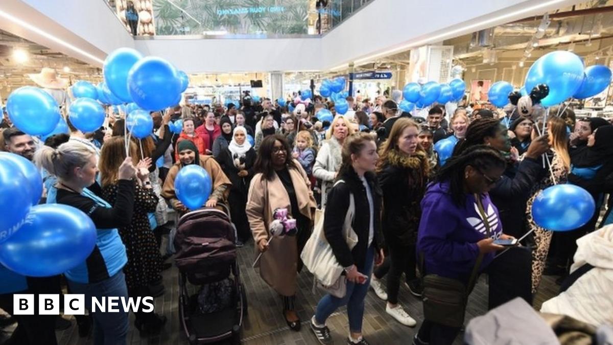 Biggest Primark in the world opens in Birmingham - BBC News