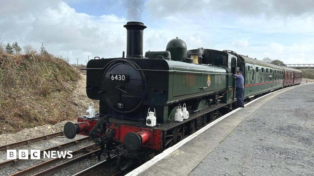 Abergwili Junction: New steam railway station opens - BBC News