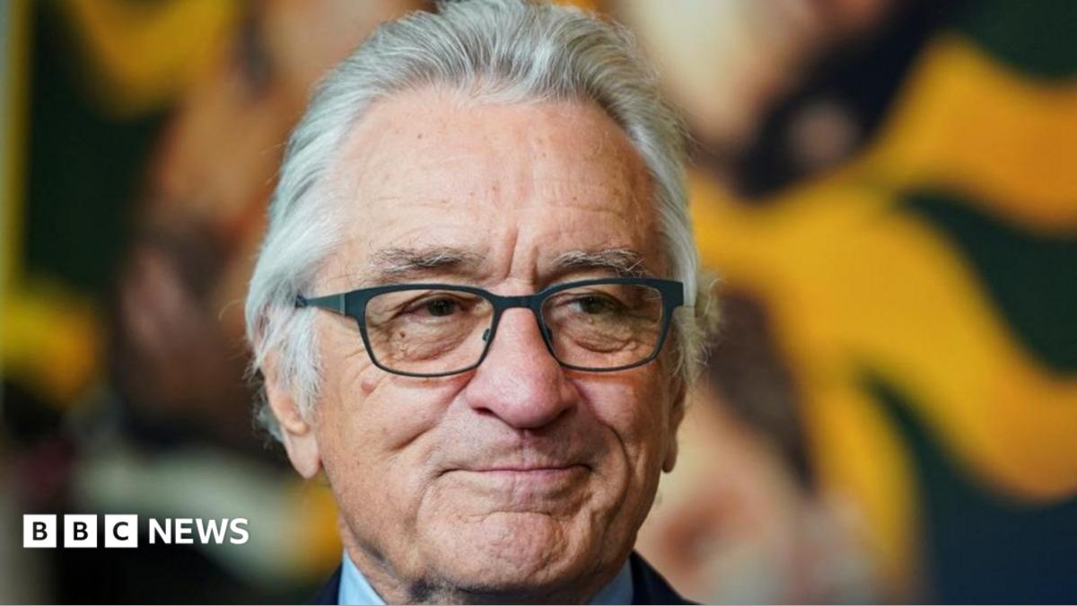 Robert De Niro: Woman charged over burglary in NYC - BBC News