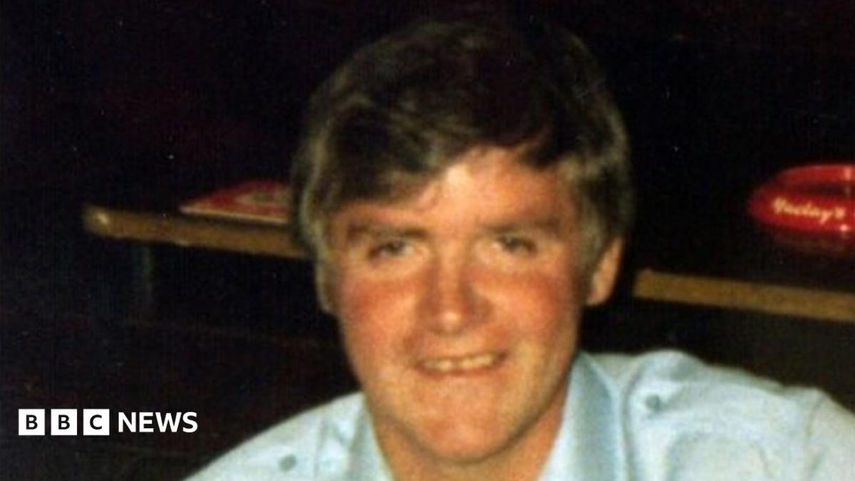 Man 'admitted Coatbridge murder' to helpline staff - BBC News