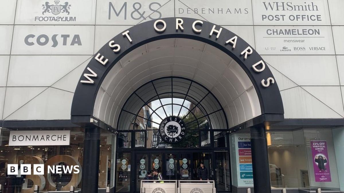 Coventry shopping centre welcomes energy price cap help - BBC News