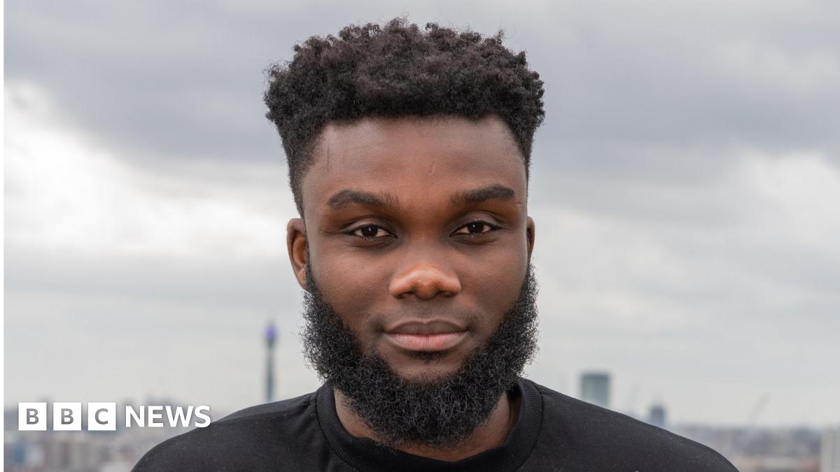 'I was a poor kid but it put steely determination in me' - BBC News