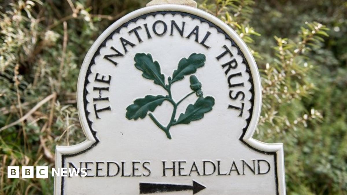 National Trust memberships hit new high of five million - BBC News