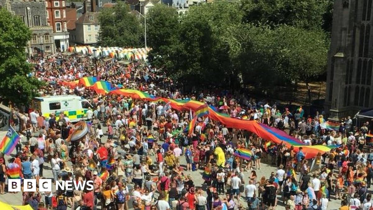 Norwich Pride parade creates 'rainbow river' - BBC News