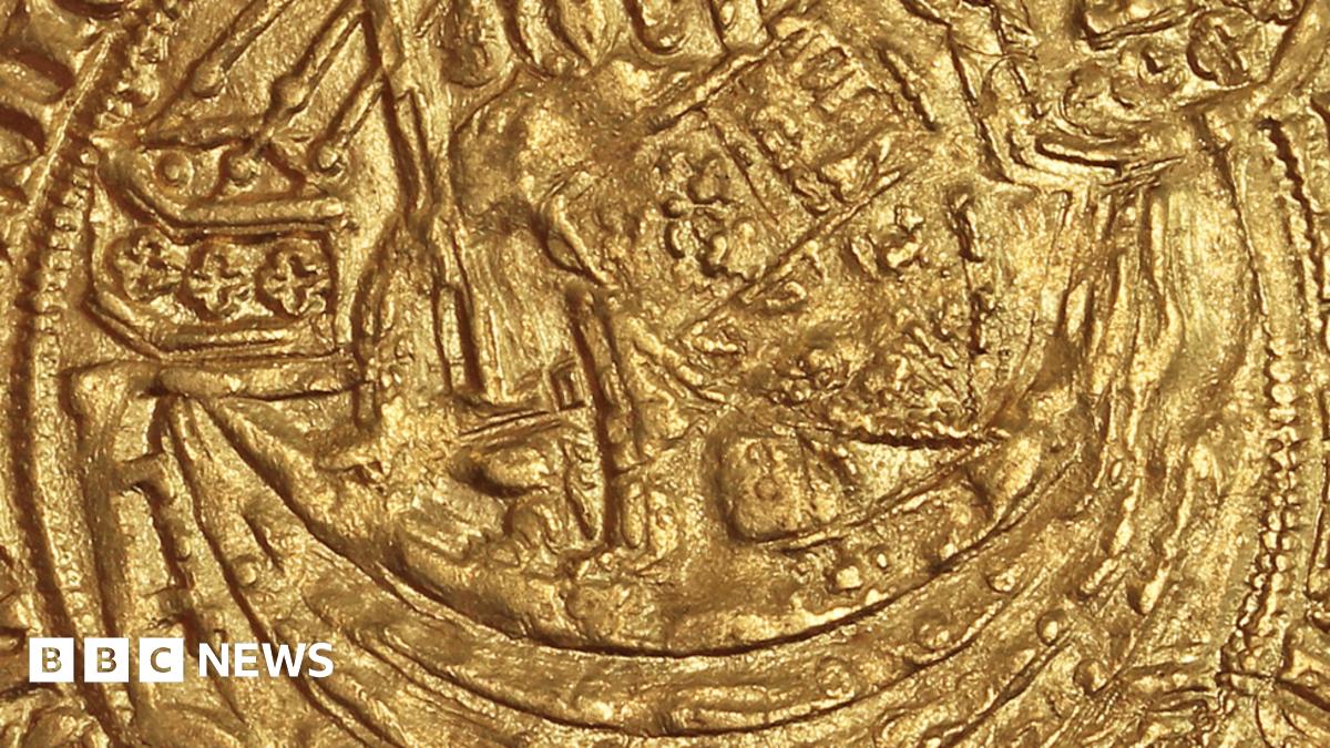 Rare Edward III gold coins found in Hambleden hoard - BBC News