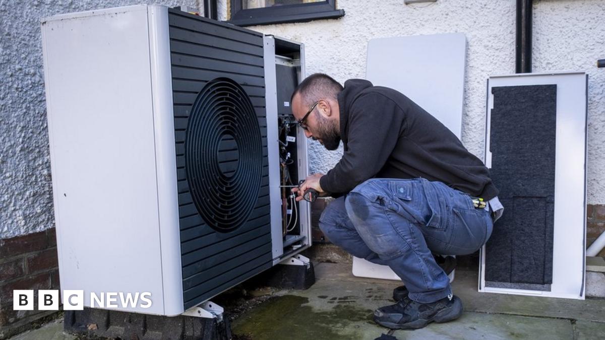Government heat pump scheme misses first year target - BBC News