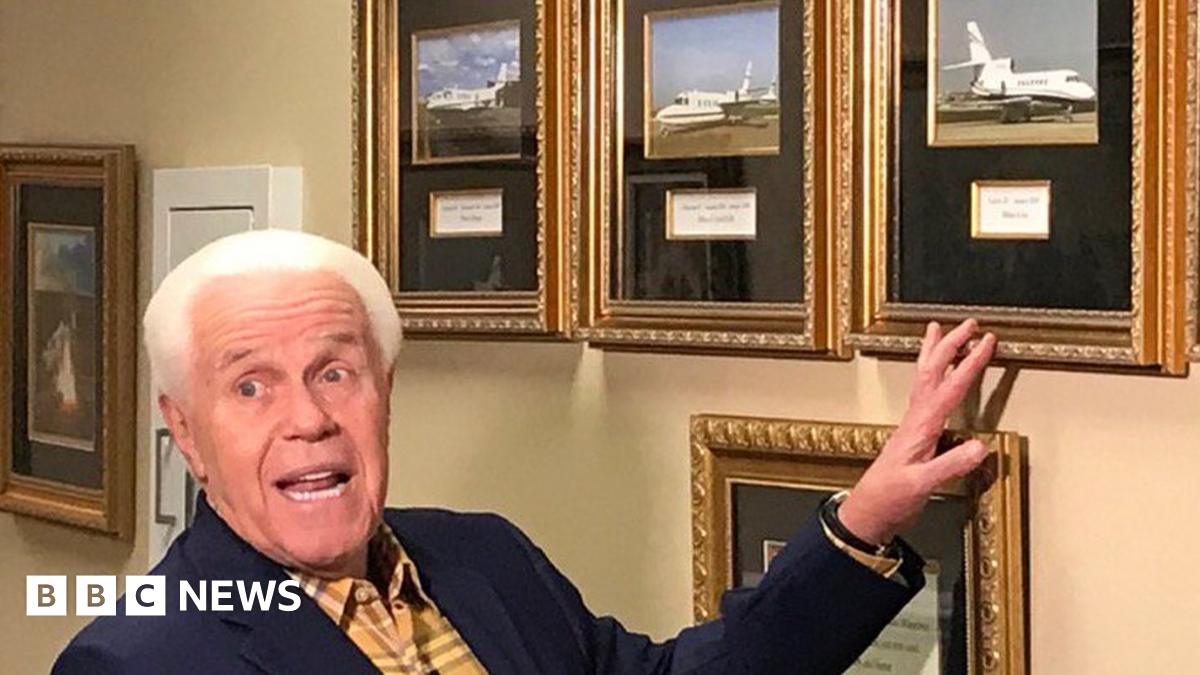 US preacher asks followers to help buy fourth private jet - BBC News