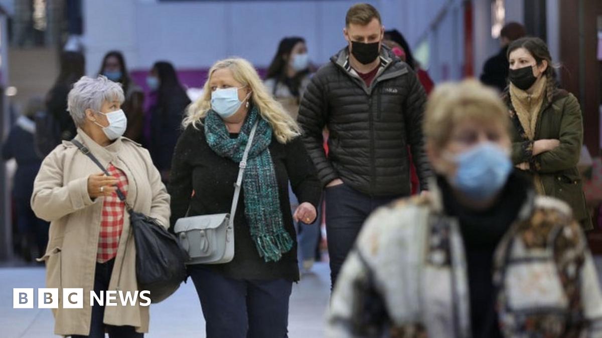 UK economy rebounds with fastest growth since WW2 - BBC News