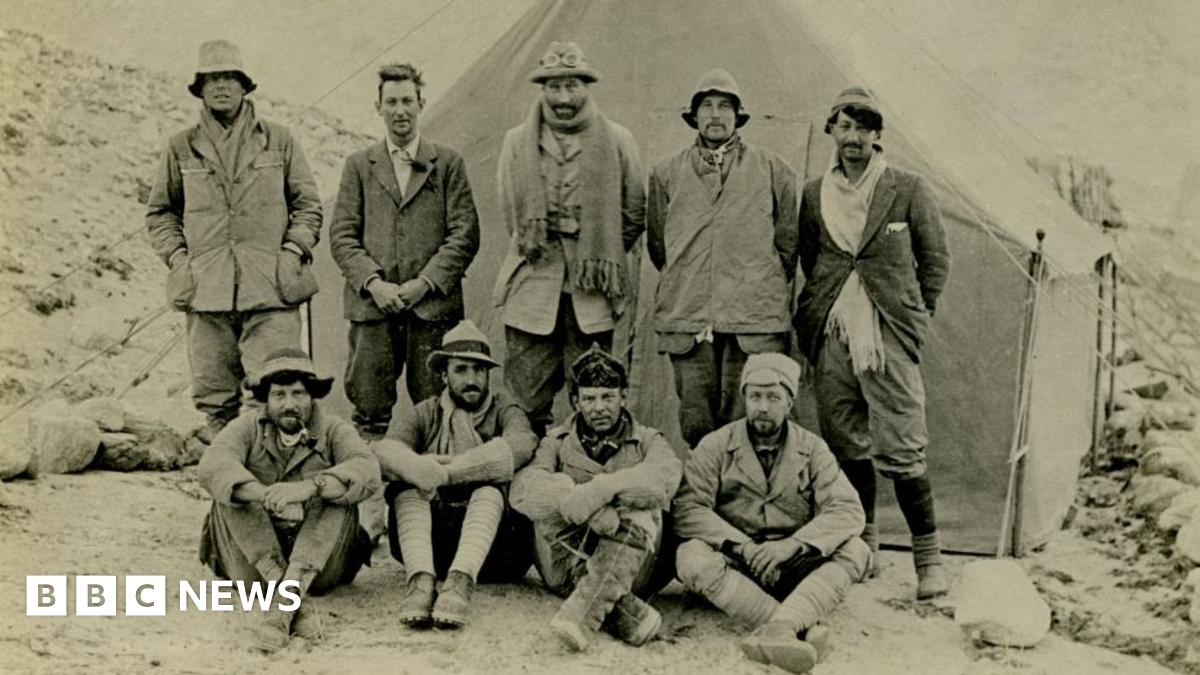 Cambridge University releases Everest mountaineer George Mallory's ...