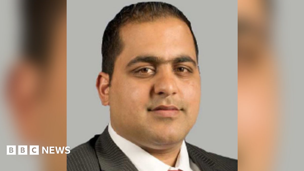 Wolverhampton councillor claimed Covid grant for shut takeaway - BBC News