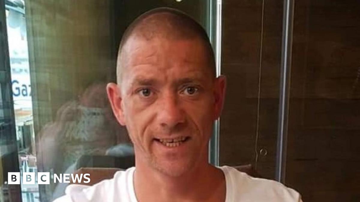 Two men and a boy in court over Castlemilk murder - BBC News