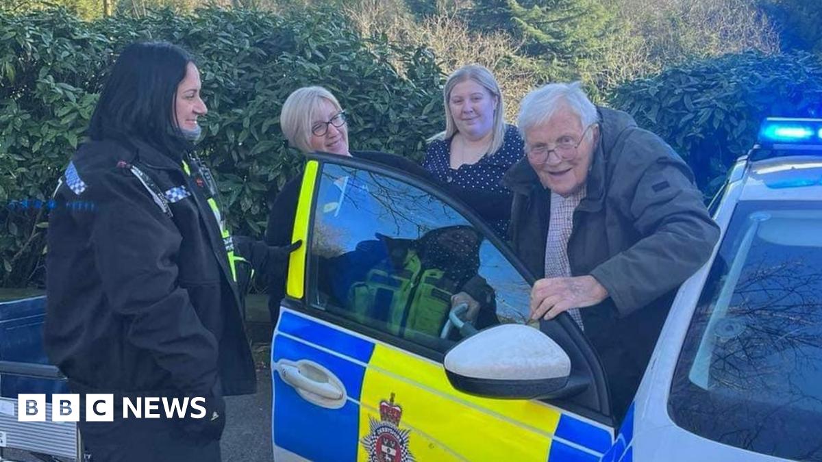 Former PC, 96, gets to sit in police car again - BBC News